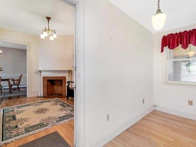 house with 4 bedroom, Medford MA ES103444651