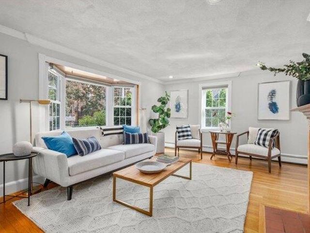 house with 4 bedroom, Medford MA ES103806743