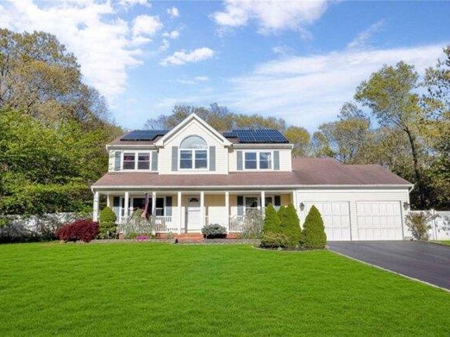house with 4 bedroom, Medford NY DS88247570