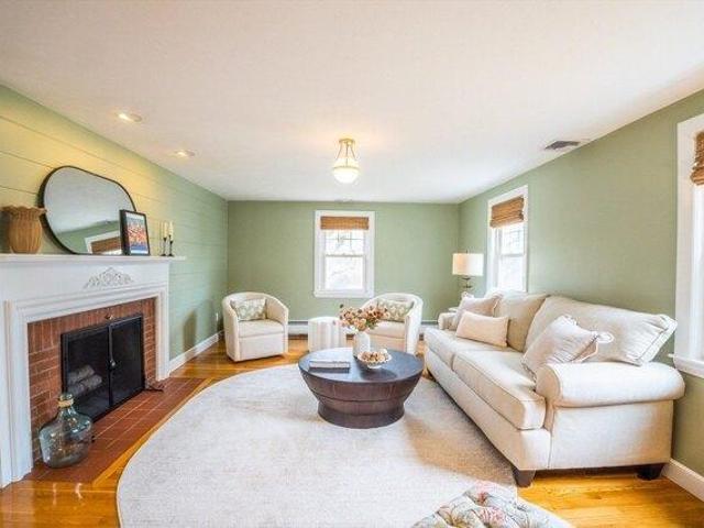 house with 4 bedroom, Melrose MA DS102313602