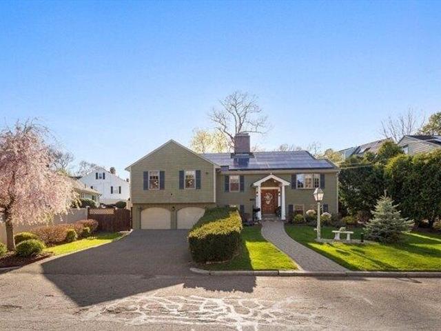 house with 4 bedroom, Melrose MA DS103187183