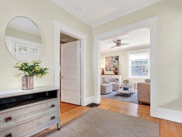 house with 4 bedroom, Melrose MA ES104044229