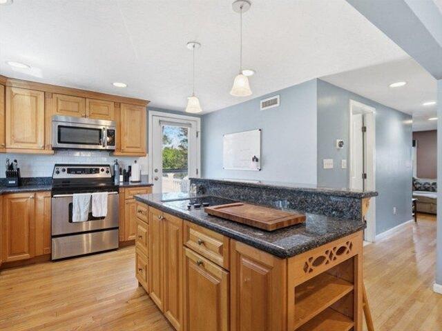 house with 4 bedroom, Melrose MA ES104077696