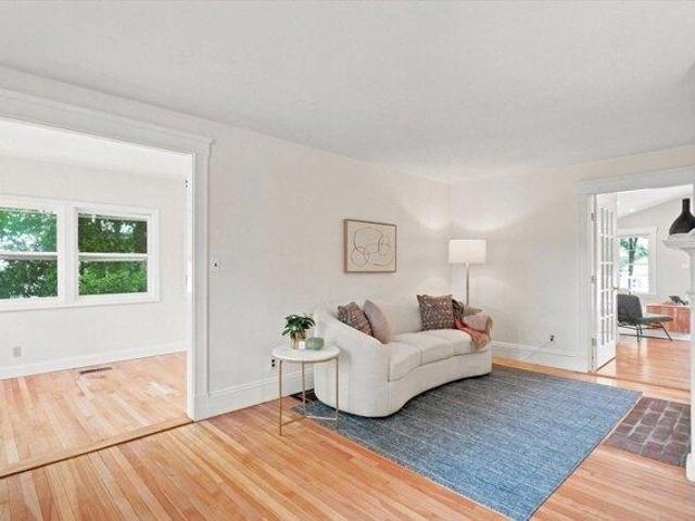 house with 4 bedroom, Melrose MA ES105108166