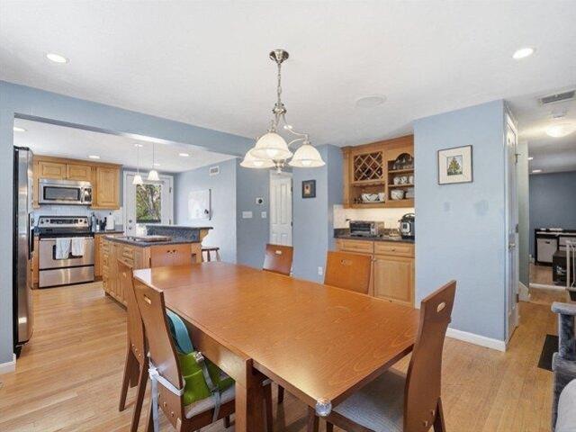 house with 4 bedroom, Melrose MA ES105173359