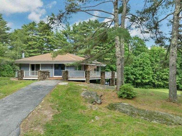 house with 4 bedroom, Meredith NH DS104150101