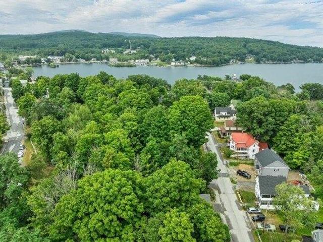 house with 4 bedroom, Meredith NH ES105095290