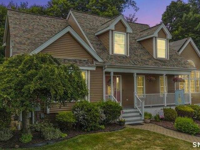 house with 4 bedroom, Meriden CT DS104411069