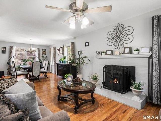 house with 4 bedroom, Meriden CT DS104443655