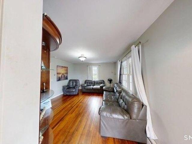 house with 4 bedroom, Meriden CT DS103159796
