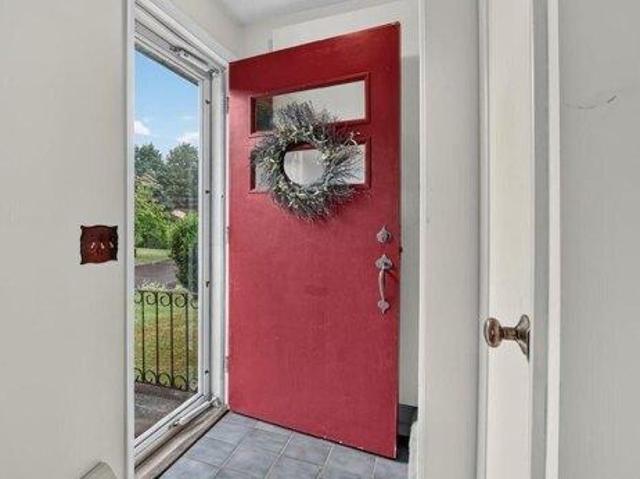 house with 4 bedroom, Meriden CT ES104190600