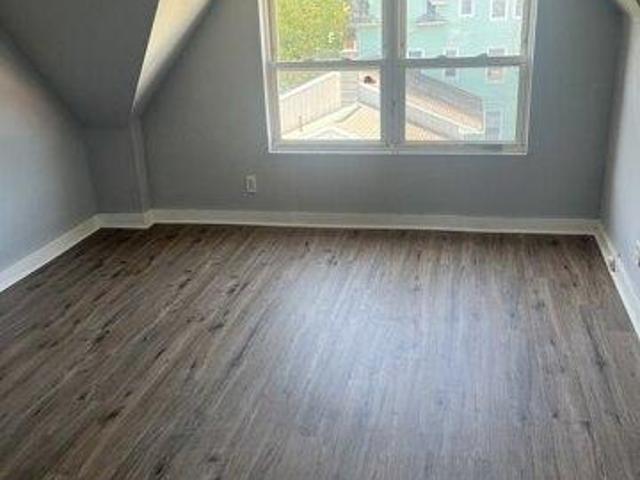 house with 4 bedroom, Meriden CT ES104352554