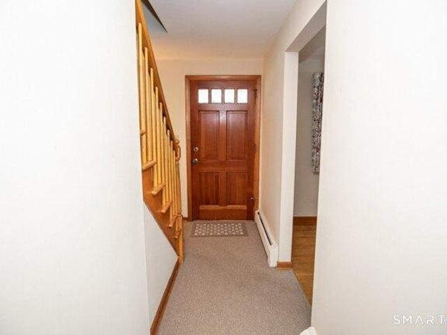 house with 4 bedroom, Meriden CT ES104374598