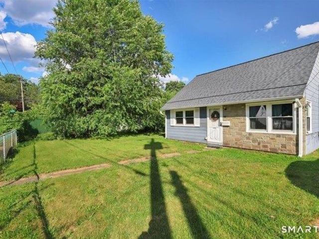house with 4 bedroom, Meriden CT ES104445262