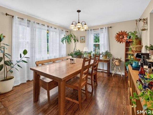 house with 4 bedroom, Meriden CT ES104605359