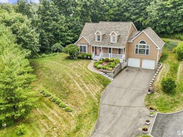 house with 4 bedroom, Meriden CT ES104848231