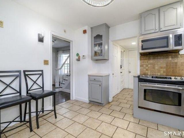 house with 4 bedroom, Meriden CT ES105191995