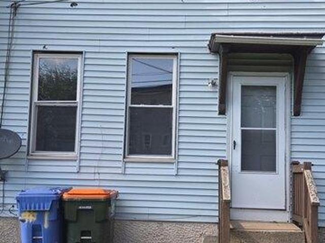 house with 4 bedroom, Meriden CT ES105206012