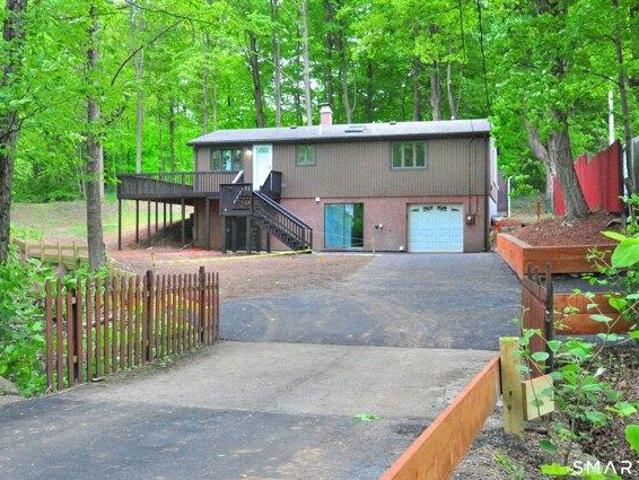house with 4 bedroom, Meriden CT ES103098432