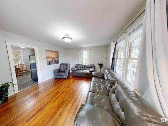 house with 4 bedroom, Meriden CT ES103159796