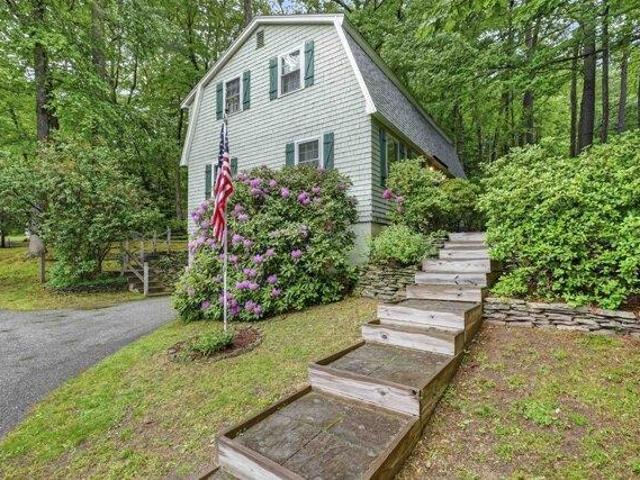 house with 4 bedroom, Merrimack NH DLS102959071