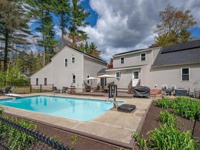 house with 4 bedroom, Merrimack NH DLS103020519