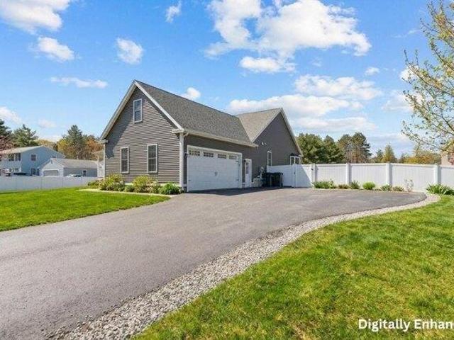 house with 4 bedroom, Merrimack NH DS102410036