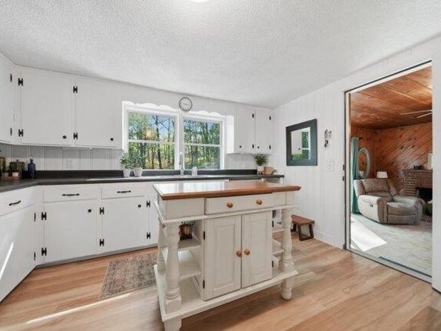 house with 4 bedroom, Merrimack NH DS102584572