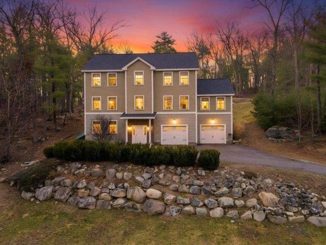 house with 4 bedroom, Merrimack NH DS102761500
