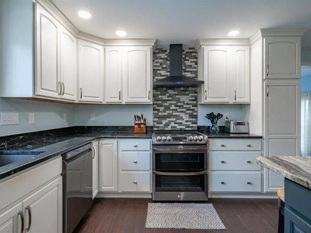 house with 4 bedroom, Merrimack NH ES104076078