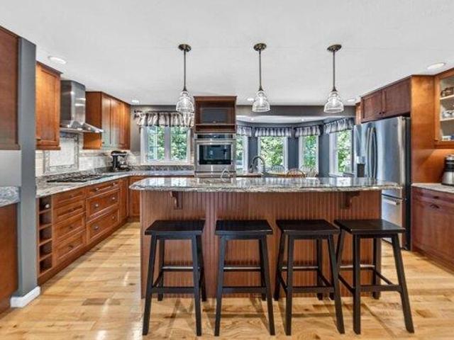 house with 4 bedroom, Merrimack NH ES105105165