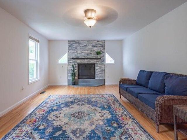 house with 4 bedroom, Merrimack NH ES105126972
