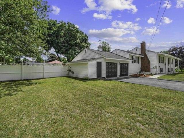 house with 4 bedroom, Merrimack NH ES105189854