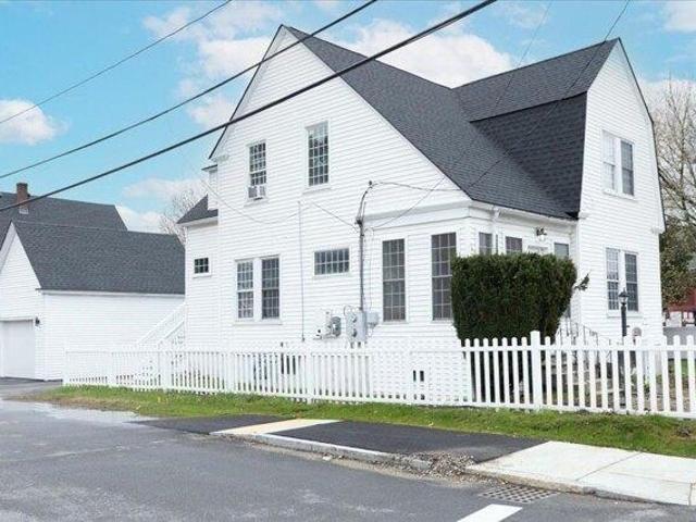 house with 4 bedroom, Methuen MA DLS102530088