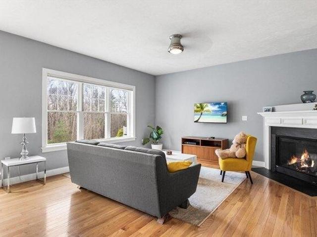 house with 4 bedroom, Methuen MA DLS102530705