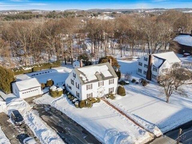 house with 4 bedroom, Methuen MA DLS102922675