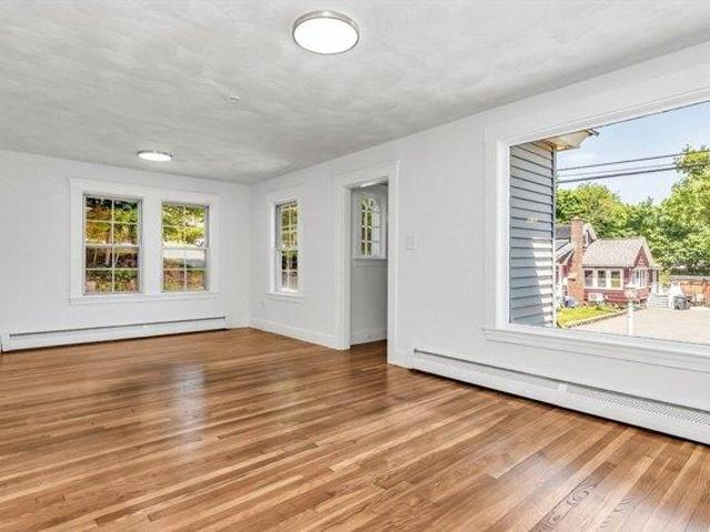 house with 4 bedroom, Methuen MA DLS102922681