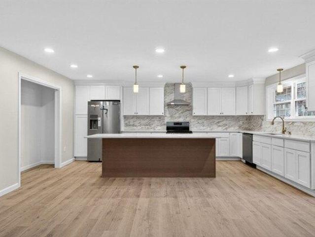house with 4 bedroom, Methuen MA DS102860389