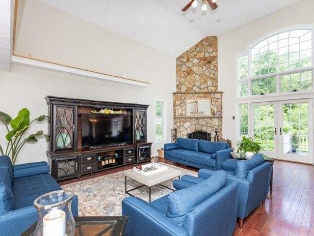 house with 4 bedroom, Methuen MA ES104150784