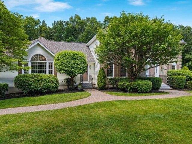 house with 4 bedroom, Methuen MA ES104189466