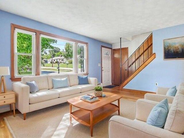 house with 4 bedroom, Methuen MA ES104836082