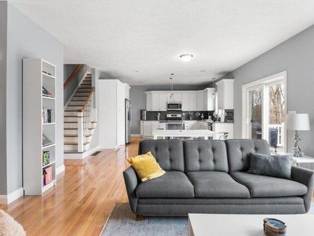 house with 4 bedroom, Methuen MA ES104832116