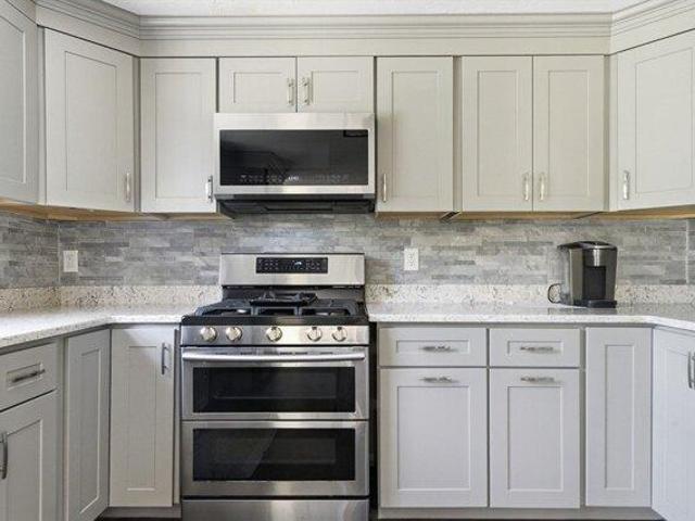 house with 4 bedroom, Methuen MA ES104833194