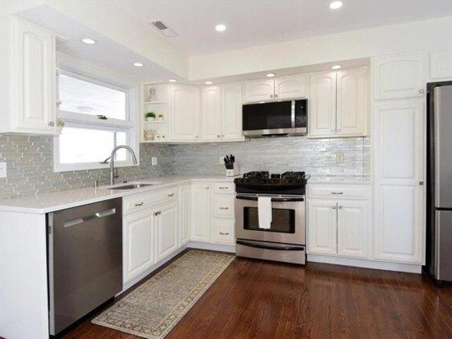 house with 4 bedroom, Methuen MA ES104850660