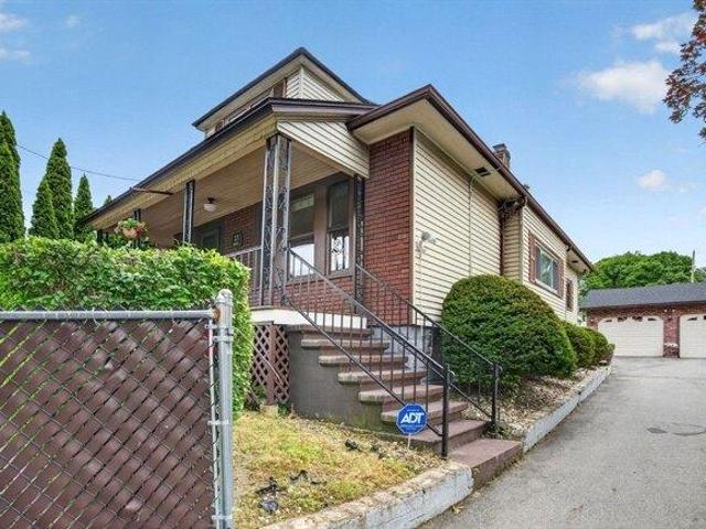 house with 4 bedroom, Methuen MA ES105059787