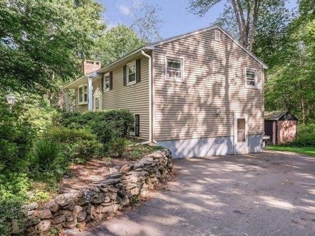 house with 4 bedroom, Methuen MA ES105095648