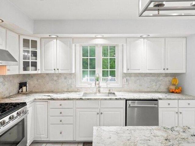 house with 4 bedroom, Methuen MA ES105140173
