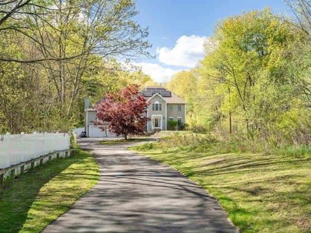 house with 4 bedroom, Methuen MA ES103185327