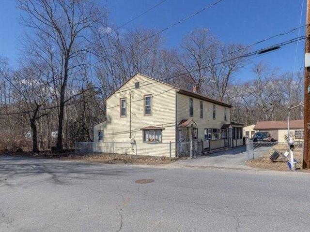 house with 4 bedroom, Methuen MA ES103189981
