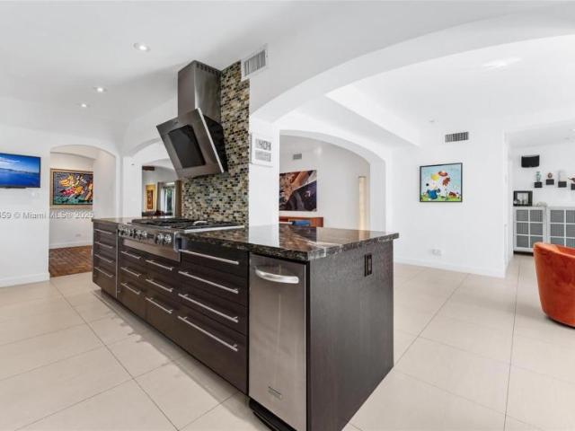 house with 4 bedroom, Miami Beach FL DLS102395125